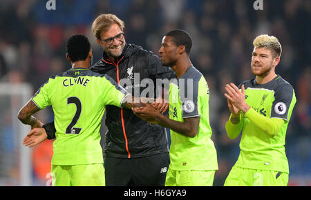 Liverpool Manager Jurgen Klopp congratulates Jordan Henderson after ...