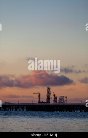 Valero terminal on Milford Haven, Pembroke Stock Photo - Alamy