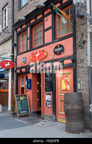 Irish pub in historic town Niagara on the Lake during late April in ...