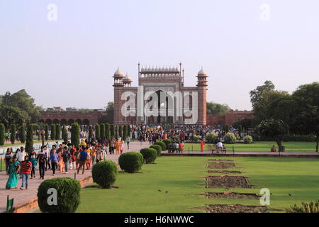 Charbagh (Terrace Garden) and Entrance Gate at Taj Mahal, Agra, Uttar ...