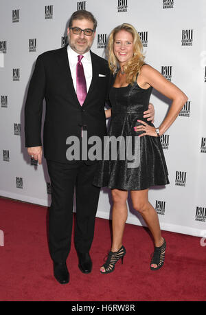 01 November 2016 - Nashville, Tennessee - Kenny Chesney, Lise Kristen ...