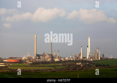 Valero Oil Refinery, Pembroke Dock, Pembrokeshire, Wales, UK Stock ...