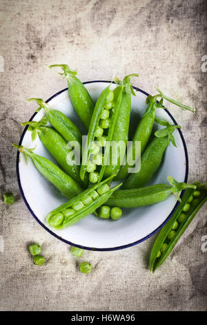 green vegetable sheet ropes peas pale bright pure white snow white food ...