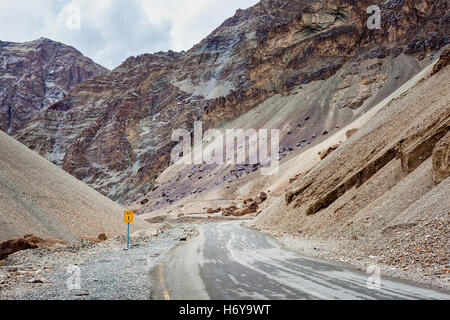 Srinagar Leh national highway NH-1 in Himalayas. Ladakh, India Stock ...