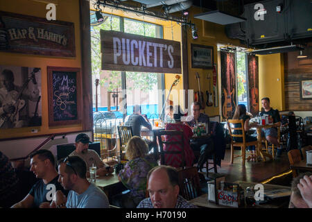Puckett's grocery and restaurant Nashville TN Stock Photo - Alamy