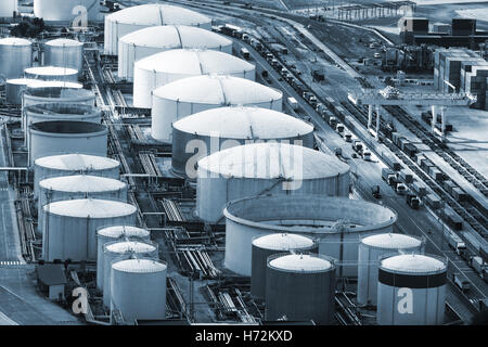 oil storage in the modern port Stock Photo - Alamy