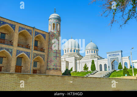 Tile Wali Mosque Stock Photo - Alamy