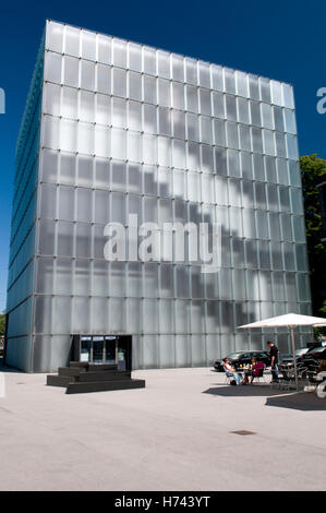 Glass facade at the Kunsthaus Bregenz art museum, KUB, Bregenz ...