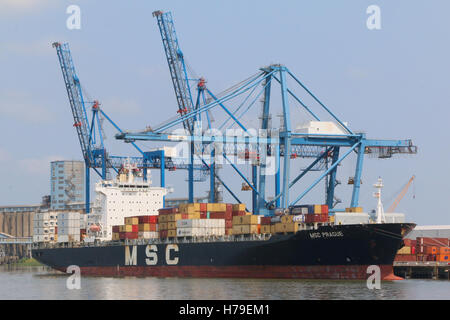 Northfleet Hope container terminal, Tilbury, Essex, River Thames and ...