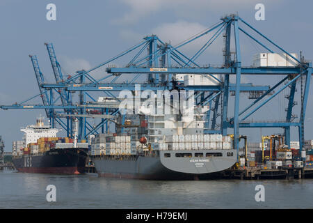 Northfleet Hope container terminal, Tilbury, Essex, River Thames and ...