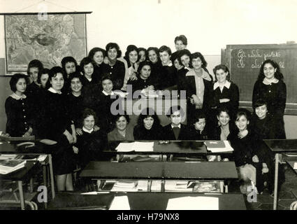 Class photo at school, Italy Stock Photo - Alamy