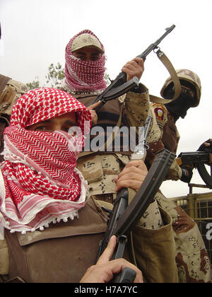 22nd November 2004 Soldiers of the Iraqi National Guard about to depart ...