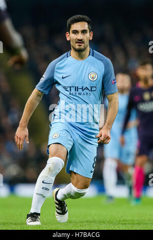 MANCHESTER, ENGLAND - NOVEMBER 1, 2016: Ilkay Gundogan of City pictured ...