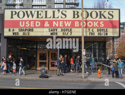 Powell's City of Books bookstore in Portland, Oregon Stock Photo - Alamy