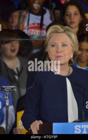 Hillary Clinton appears at Heinz field for a campaign rally Nov 2016 ...