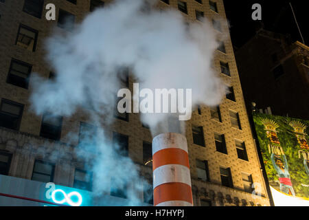 Con-Edison steam system stack venting vapour into the night on 7th ...
