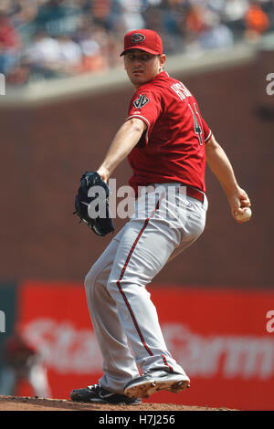 Arizona Diamondbacks' Daniel Hudson pitches against the Los Angeles ...