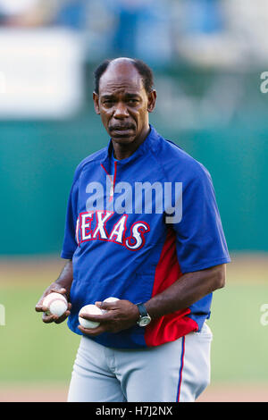 Texas Rangers manager Ron Washington during batting practice before ...