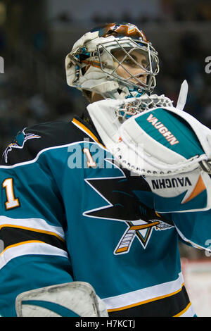 San Jose Sharks goalie Thomas Greiss (1) reaches for the puck during ...