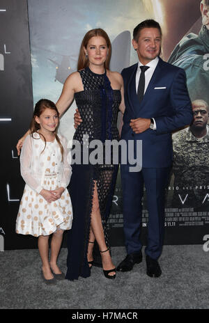 Abigail Pniowsky, Jeremy Renner and Amy Adams at the Los Angeles ...