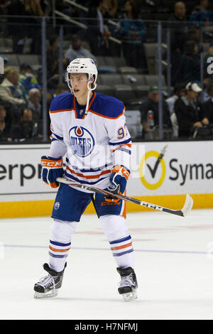 Edmonton Oilers center Ryan Nugent-Hopkins (93) and New York Islanders ...