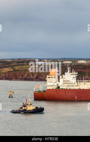 The Al Hamla LNG Tanker at the South Hook LNG Terminal, Milford Haven ...