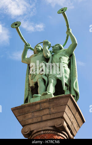 Radhuspladsen Statue of Two Vikings blowing lurs (horns), Copenhagen ...