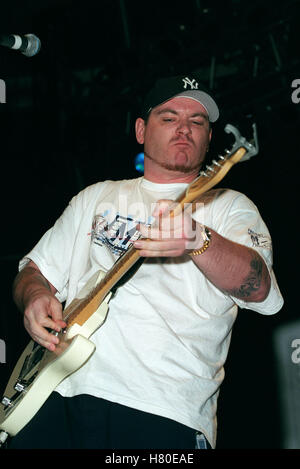 ERIC SCHRODY AKA EVERLAST 11 July 1999 Stock Photo - Alamy