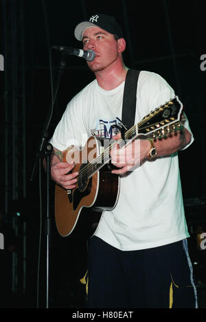 ERIC SCHRODY AKA EVERLAST 11 July 1999 Stock Photo - Alamy