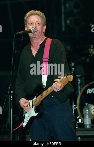 Davy Carton performing with The Saw Doctors performing at the Wickham ...