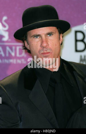Chad Smith of Red Hot Chilli Peppers performs with Chickenfoot at ...