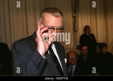 Derrick: Das Abschiedsgeschenk, (DERRICK: DAS ABSCHIEDSGESCHENK), D ...