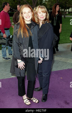 USA. Schuyler Fisk, Sissy Spacek in a scene from the (C)A24 film : Sam ...