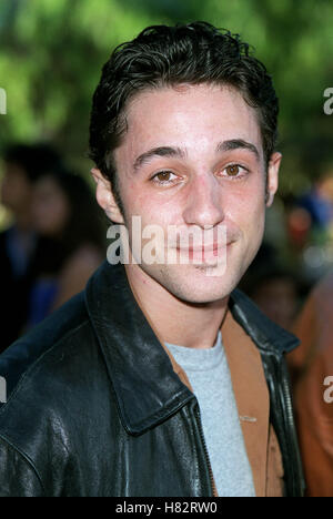 Actor Thomas Ian Nicholas, left, and actress Alyson Hannigan, both from ...
