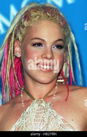 PINK. BILLBOARD MUSIC AWARDS USA 04 December 2001 Stock Photo ...