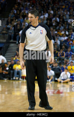 Referee Scott Foster during an NBA basketball game between the Golden ...