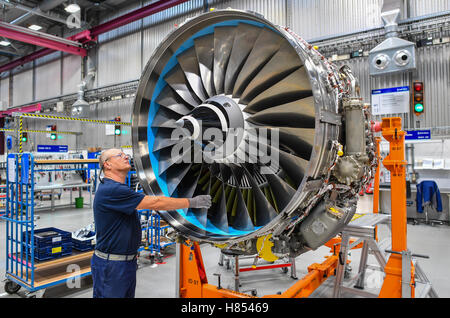 The V2500 engine at Rolls-Royce, Dahlewitz, Germany Stock Photo - Alamy