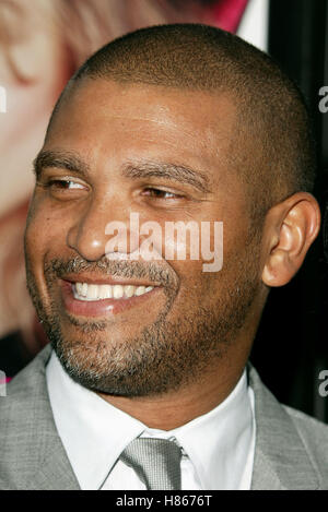 SERVING SARA, Director Reginald Hudlin on the set, 2002, (c) Paramount ...