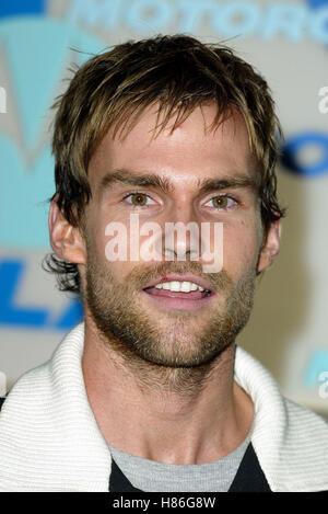 SEANN WILLIAM SCOTT MOTOROLA HOILDAY PARTY 2002 HOLLYWOOD LOS ANGELES ...