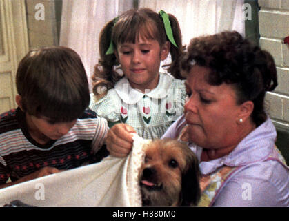 BENJI, Allen Fiuzat, Cynthia Smith, 1974 Stock Photo - Alamy