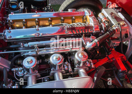 Vintage Jaguar e type engine bay Stock Photo - Alamy