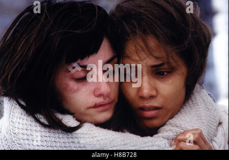GOTHIKA -2003 PENELOPE CRUZ Stock Photo - Alamy