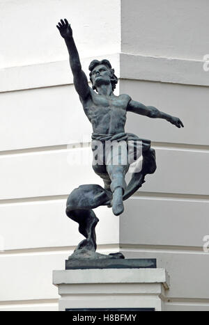 London, England, UK. 'Jete' (Enzo Plazzota: 1975) statue of David Wall ...