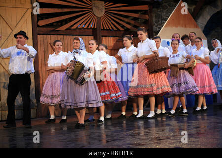 Slovak folklore ensemble performs at the Hontianska Parada folklore ...