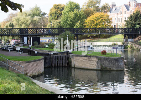 Jesus Lock on the River Cam in Cambridge Stock Photo - Alamy