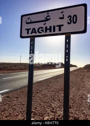 The way sign of Taghit city in North Africa Bechar Algeria Stock Photo ...