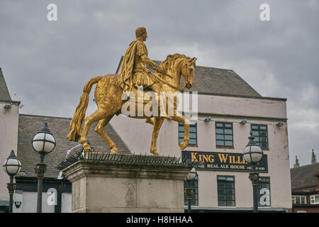 Statue of King William III Hull Stock Photo - Alamy
