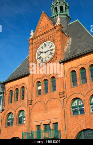 The Central Railroad of New Jersey (CRRNJ) Terminal at Liberty State ...