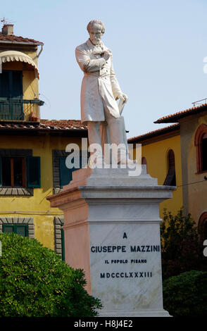 Statue of Giuseppi Mazzini, Pisa, Italy Stock Photo - Alamy
