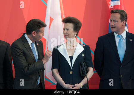 David Cameron and Sebastian Coe talking to wheelchair athletes on ...
